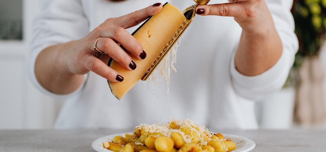 How to Keep Cheese from Sticking to a Grater: 4 Tips and Art of Effortless Grating - CRAFTED ...